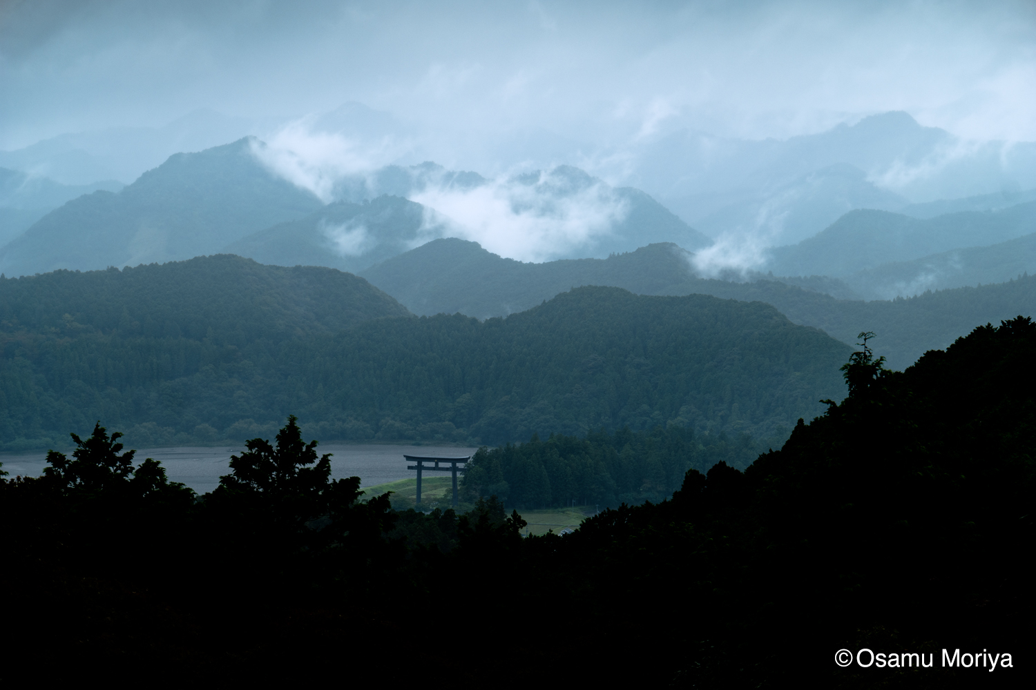 DNPメディア・アート ホビージャパンのムック「Cameraholics」との共創で、森谷修写真展「み熊野の」開催 | 印刷タイムス | 印刷・DTP・デザイン・マルチメディアを繋ぐ